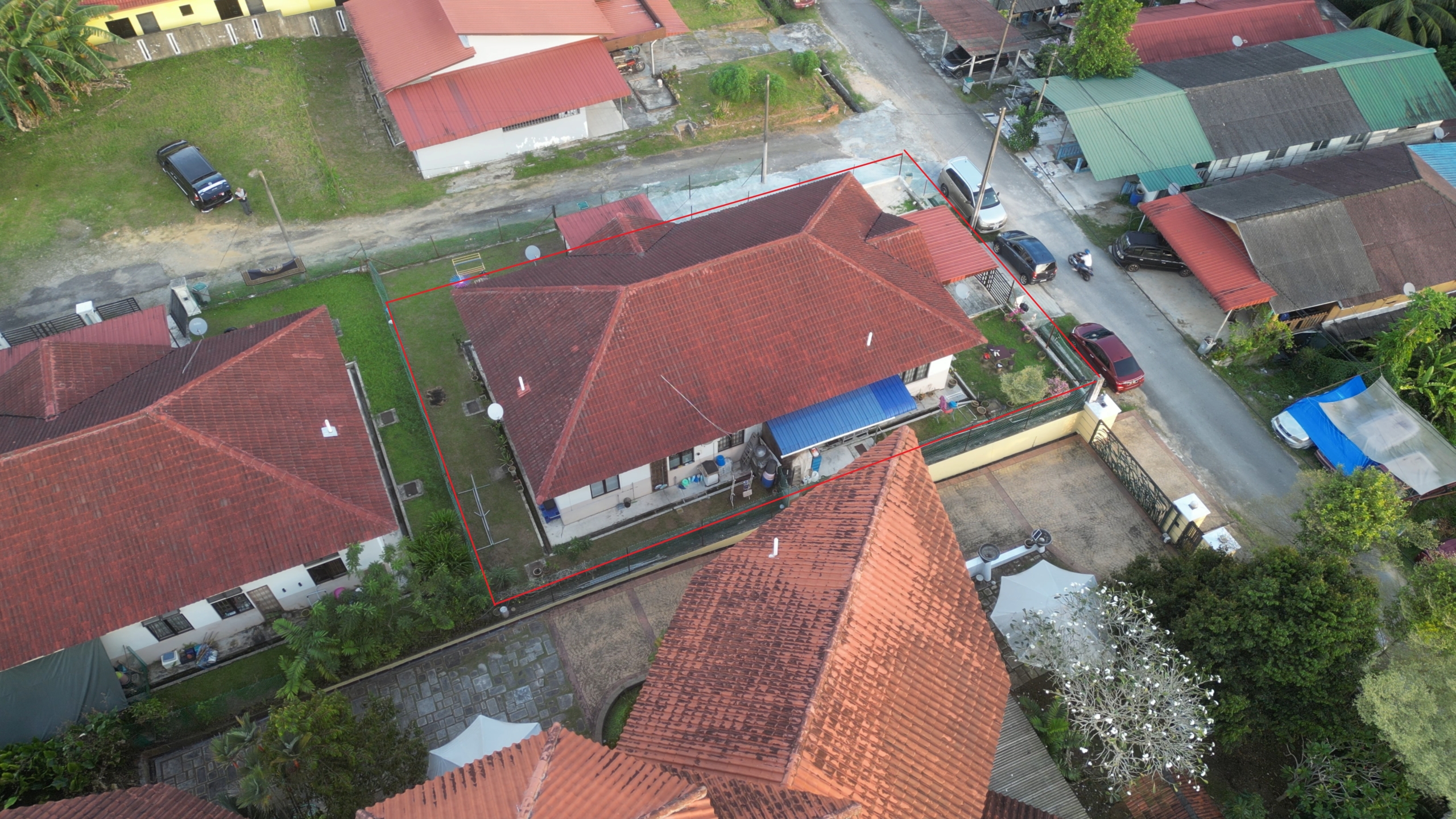 BANGLO 1 TINGKAT TANAH LUAS @ KG MELAYU MAJIDEE - SINTIGA